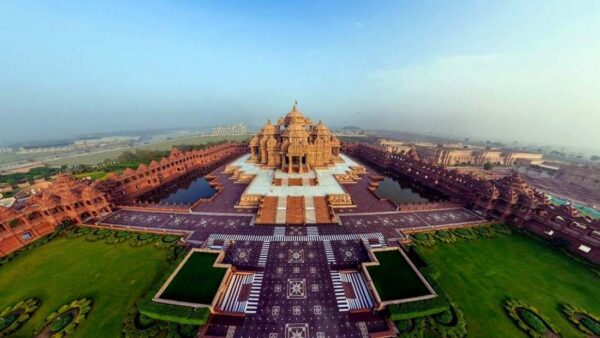 Akshardham Temple Water, Sound and Light Show Tour by Car – Hello India ...
